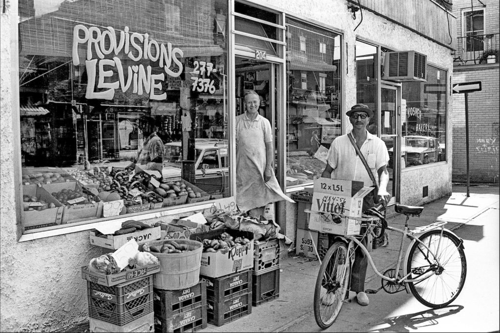 Exhibition: Faces of Mile End Revisited – Mile End Memories